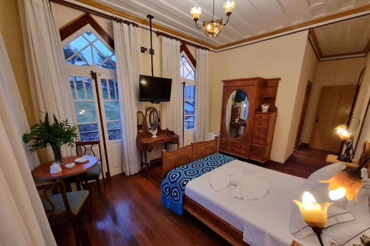 Suite do Teatro | Minibar, com decoração personalizada, com mobília individualizada