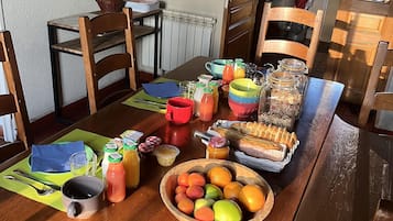 Pequeno-almoço tipo buffet diário incluído