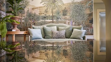 2 bares/lounges