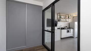 Apartamento básico | Cozinha privada | Mesas de jantar