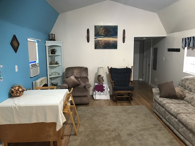 Whispering Oaks - Cozy Cabin In The Woods - Illinois