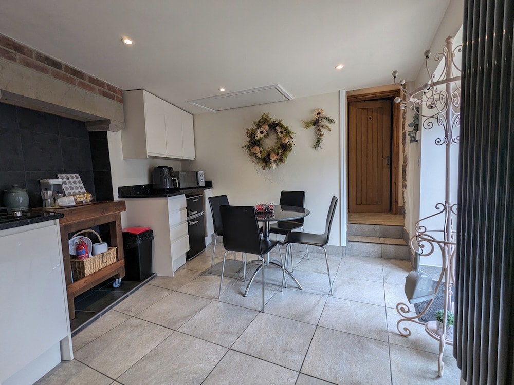 Cozy Cottage Close To Haworth Sleeps 2 With Garden - Haworth