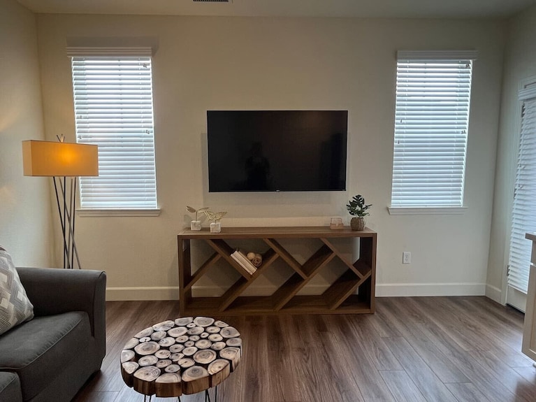 Lakeview Retreat: Golf, Fish, & Explore The Trails - Reno