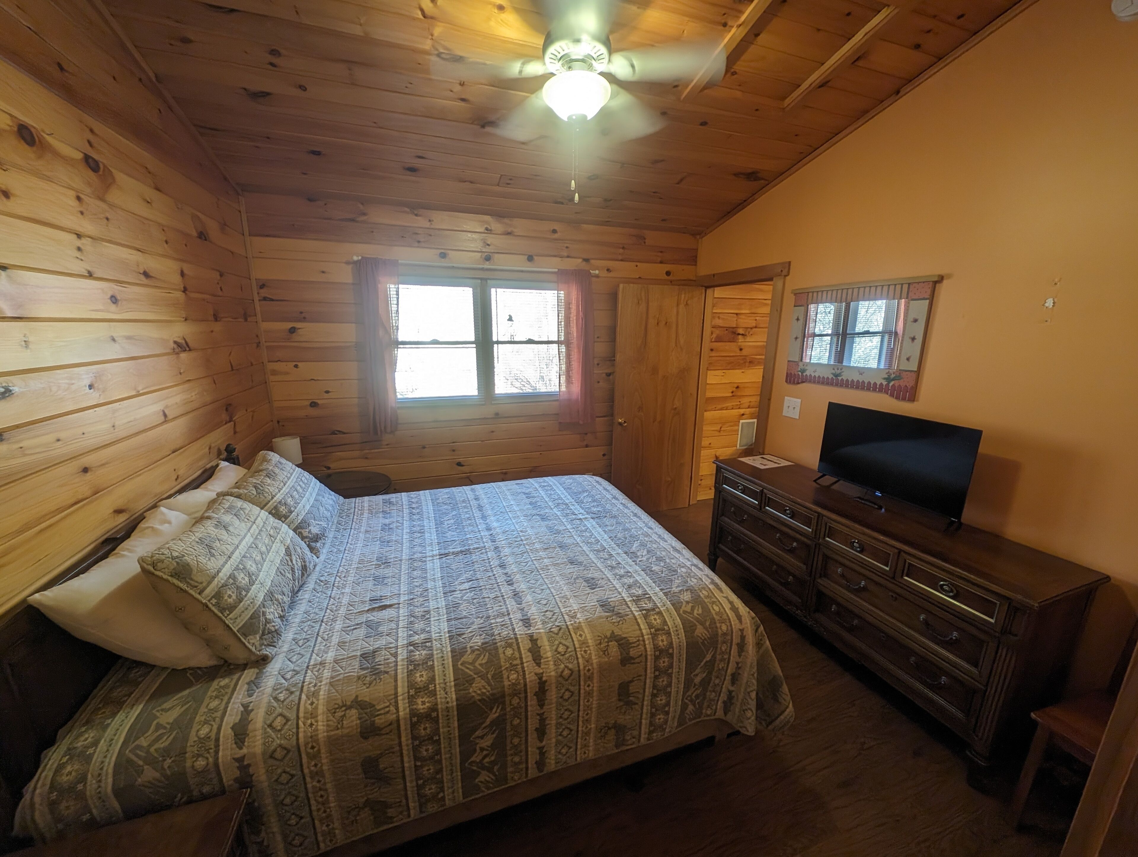 Hill Side Hideaway - 5 Minutes From Boone - Boone, NC