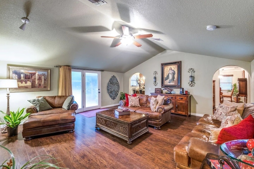 Mini Resort In Sa, 3 Master Suites W Heated Pool, Big Screen & Outdoor Kitchen - San Antonio, TX