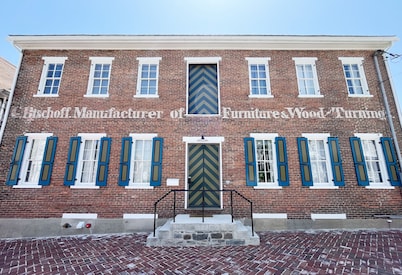 Bischoff Inn - Former 1870 Furniture Factory Now 5 Room Boutique Hotel