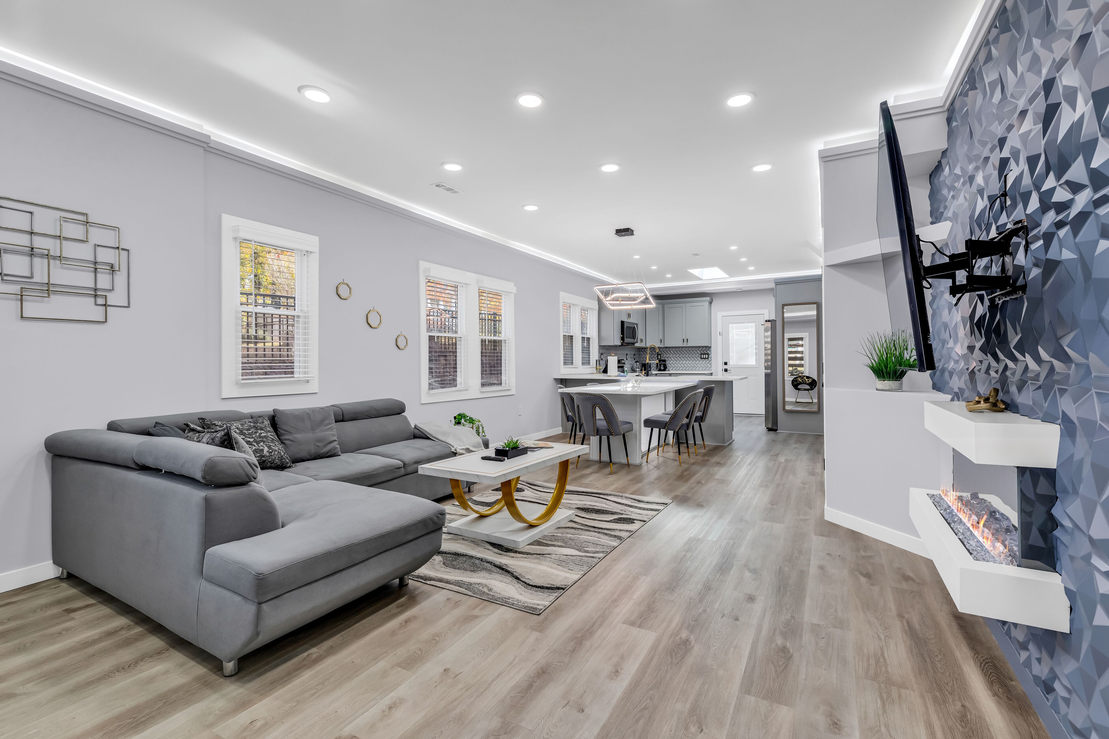 Casa Comfort, 3 quartos, terraço | Sala | Televisor de ecrã plano de 55 polegadas com canais digitais, televisor 