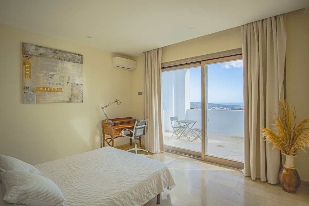 Fantastic Villa With Sea, 2 Lakes, Gibraltar And La Reserva Golf Club Views! - Castellar de la Frontera
