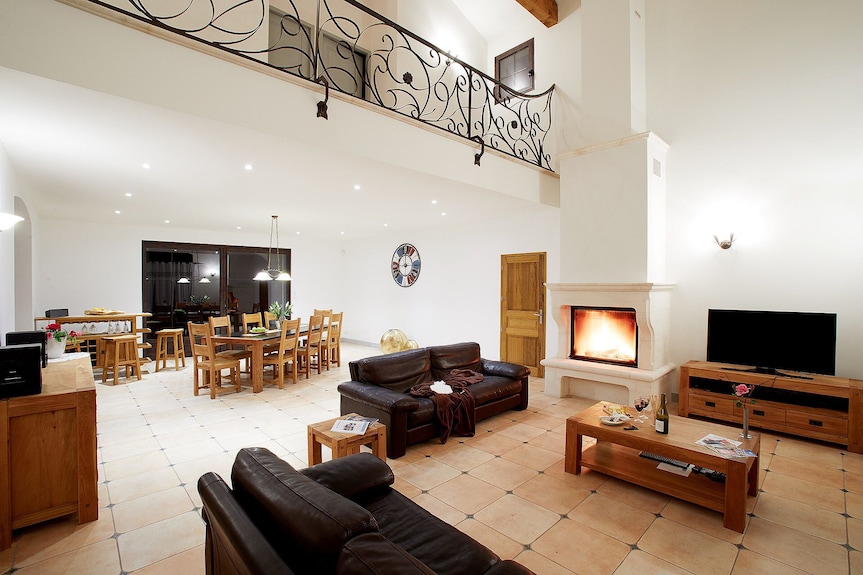 Villa Rose - A Spacious Luxury Villa, Private Pool & Garden,10 Min Walk To Uzes - Uzès