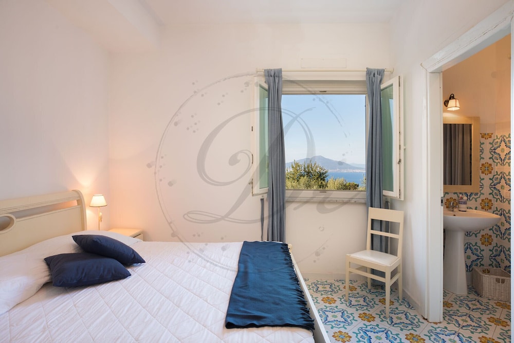 LA DIMORA DI PRIORA - Sea view Villa in Sorrento with SWIMMING POOL ...