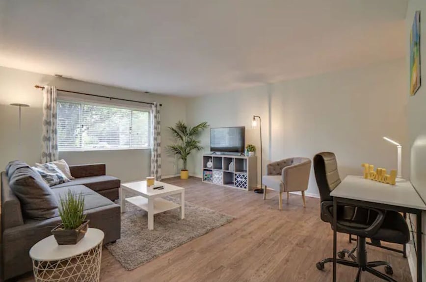 Just Remodeled Apartment Close To Airport And Mall - Elmhurst, IL