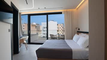 Penthouse Jacuzzi Suite | Roupas de cama antialérgicas, frigobar, individualmente decorados