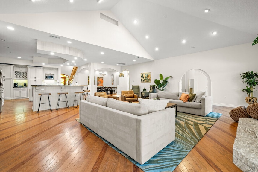 Private Luxury Resort | 3 King Suites | 3 Min To Beach - Clearwater, FL