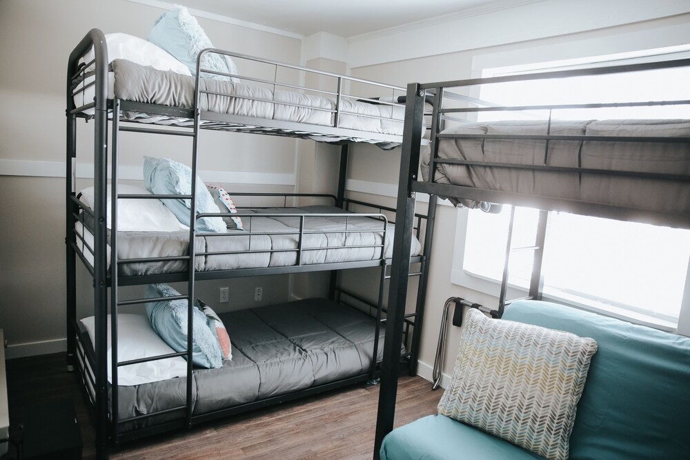 Beautiful remodeled historic Drake Univ home minutes from downtown and ...