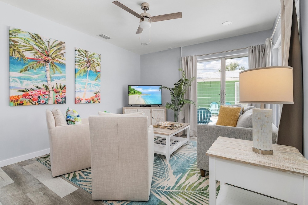 171 Washington ~ Dune Our Thing ~ Unit B ~ Fabulous Pool Home! 2 Bedroom Home By Redawning - Fort Myers Beach, FL