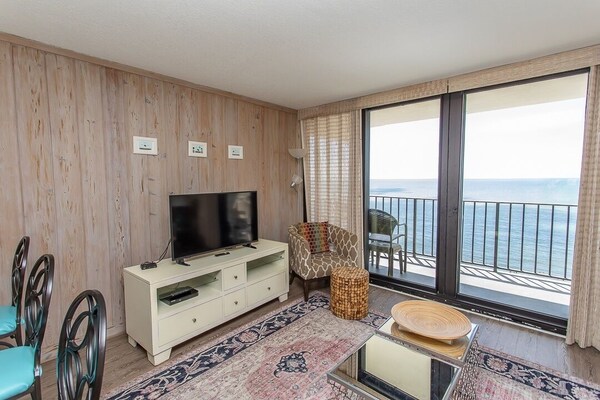 Royal Garden Resort 1406 2 Bedroom Condo By Redawning - Garden City, SC