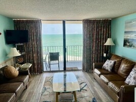 Condo, 2 quartos | Área de estar