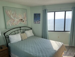 Condo, 3 quartos | 3 quartos, individualmente decorados, individualmente mobiliados