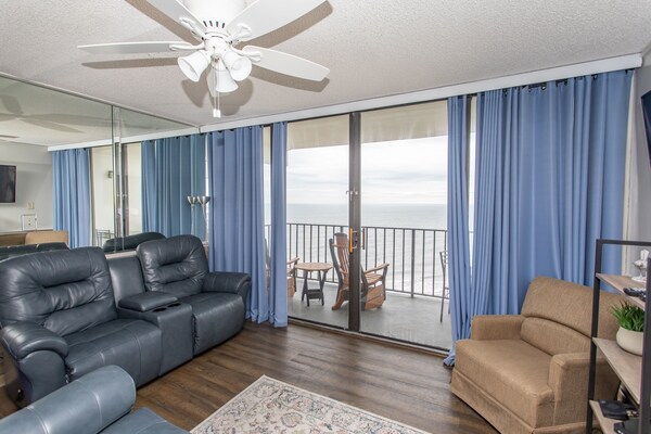 Royal Garden Resort 1114 2 Bedroom Condo By Redawning - Garden City, SC