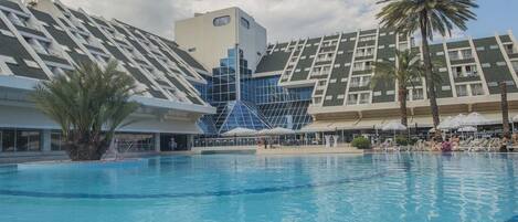 Piscina interna, piscina externa