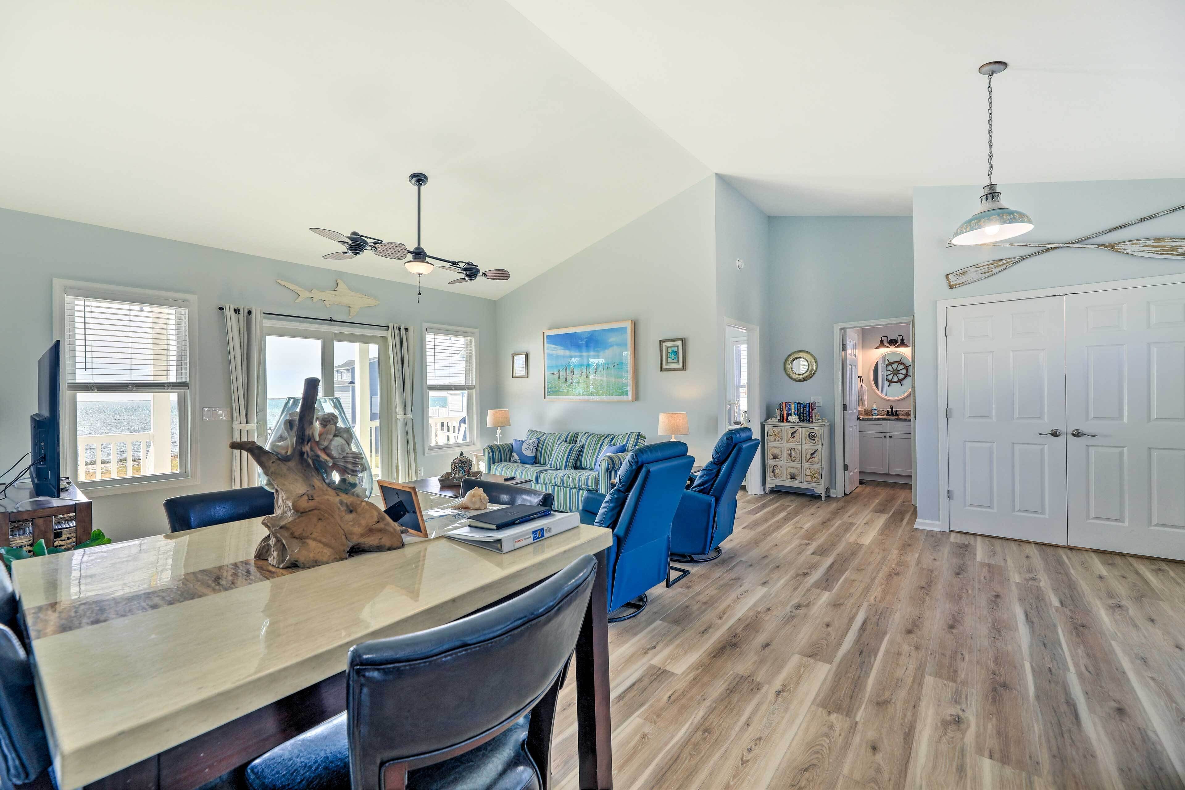 Waterview Home W/ Sunset & Lighthouse Views - Harkers Island, NC