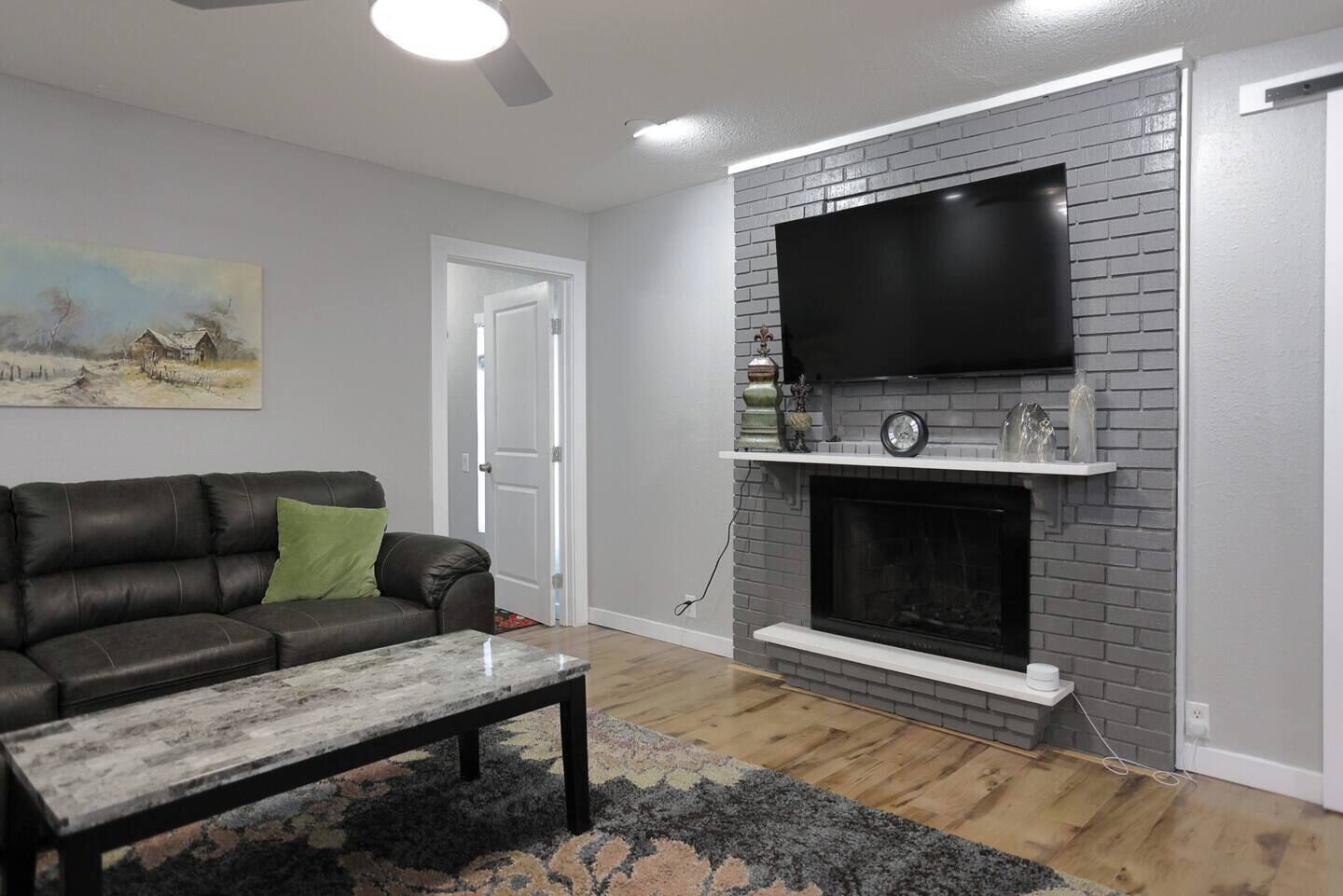 Beautiful 4 Beds & 3 Baths Downtown Allen - Allen, TX