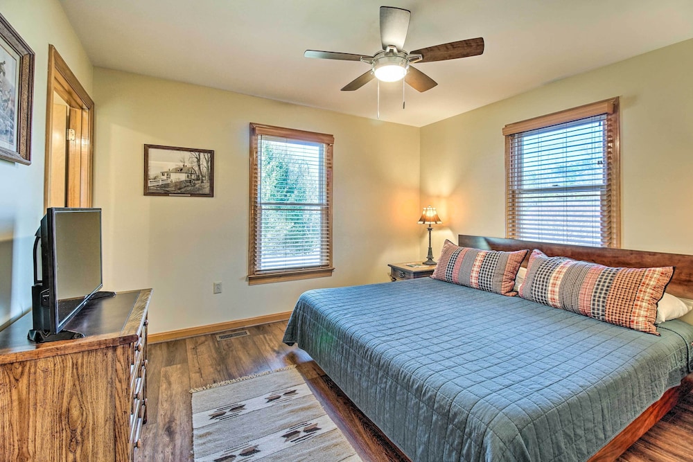 Home W/ Hot Tub Near Shenandoah Nat'l Park! - Front Royal, VA