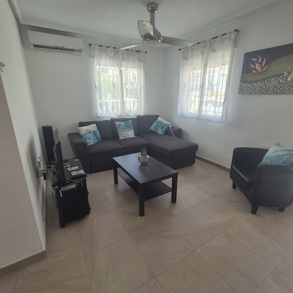 Orihuela - Sleeps 6 - Parking - Pool - Petfriendly - Playa Flamenca