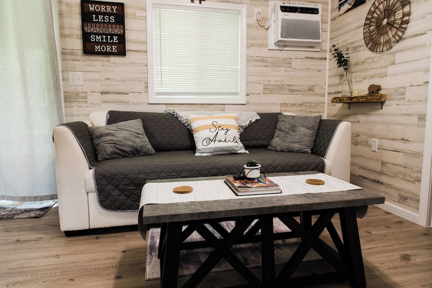 New Tiny Lake Home - ケンタッキー州