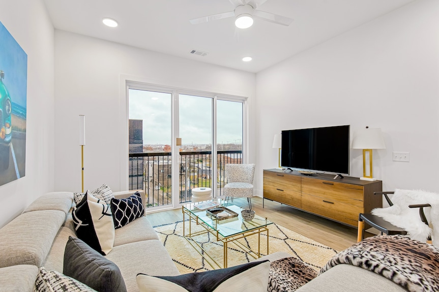 Centrally Located Condo With Central Ac, Shared Rooftop Terrace, And City Views - Nashville, TN