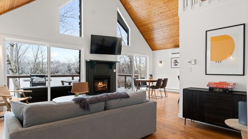 Lakeside Retreat | Dock, Kayaks & Fire Pit - Berkshires