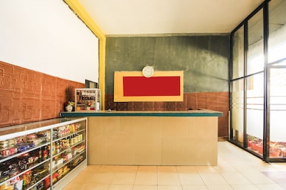 OYO 91855 Big Hotel Kendari