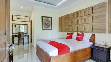Quarto casal luxo | Escrivaninha, espaço de trabalho para notebook, Wi-Fi de cortesia