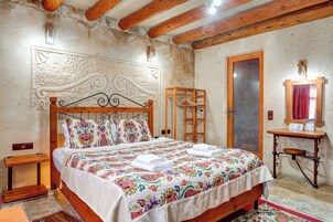 Quarto casal luxo, 1 quarto, vista para a cidade | Roupas de cama antialérgicas, Wi-Fi de cortesia