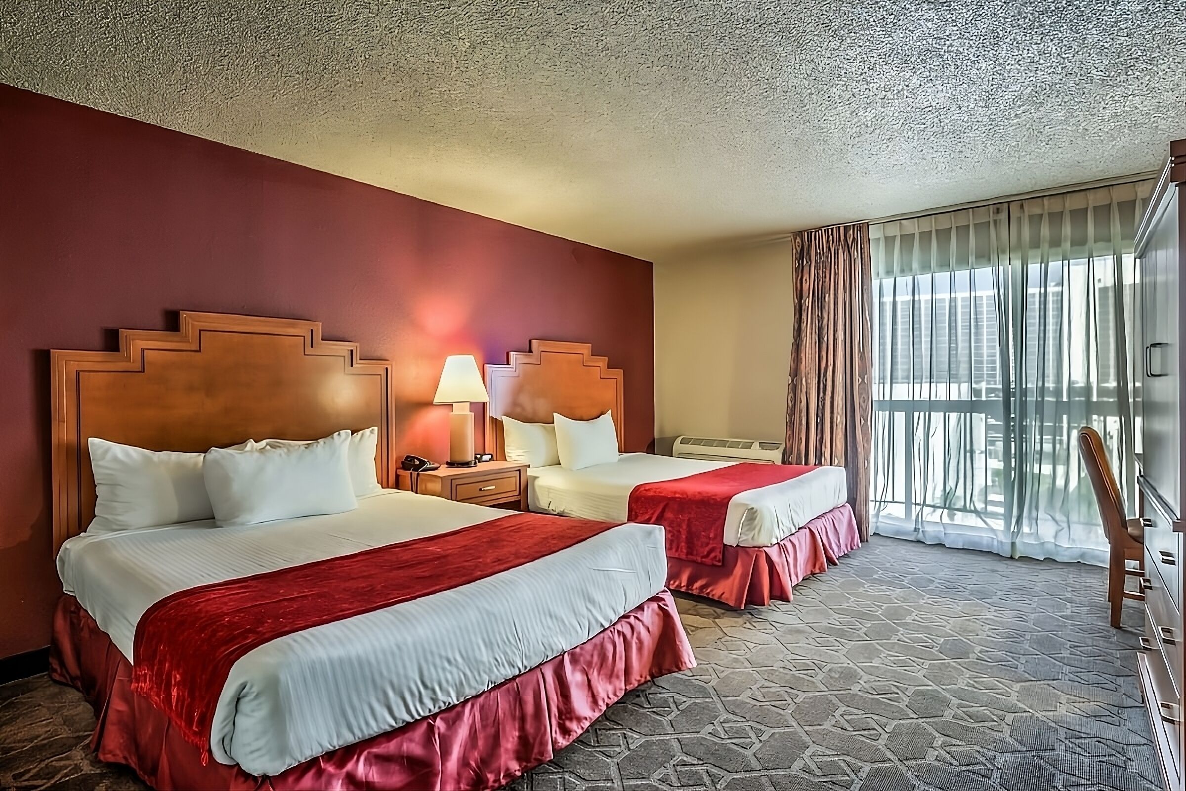 Free Parking, 2 X Santa Fe Queen Non Smoking Room At Edgewater Casino Resort - Laughlin, NV