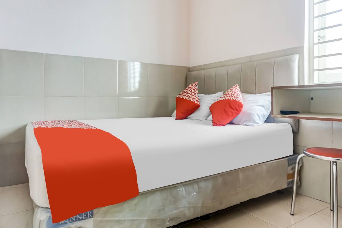 Quarto Duplo Standard | Secretária, Wi-fi grátis, roupa de cama fornecida