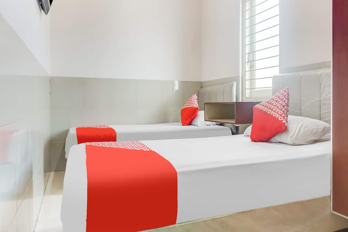 Quarto Twin Standard | Secretária, Wi-fi grátis, roupa de cama fornecida