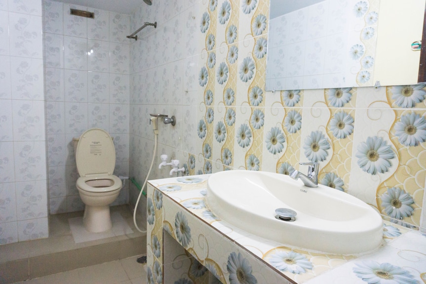 Hotel Al Sarwar - Deluxe Twin Room - Dhaka