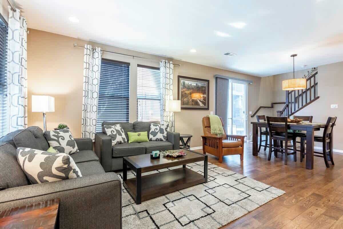 Spacious Family Friendly Townhome In Central Park - Denver