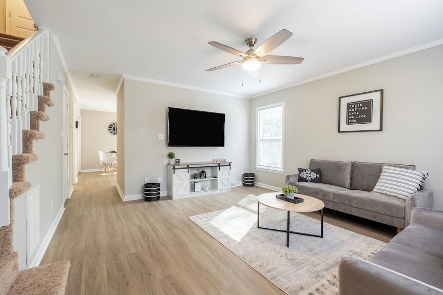 Modern Stunning Southpark/ Cotswold Townhome - Charlotte