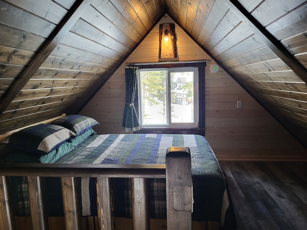 Luxury Stargazer Cottage - Joby Chungo - Alberta