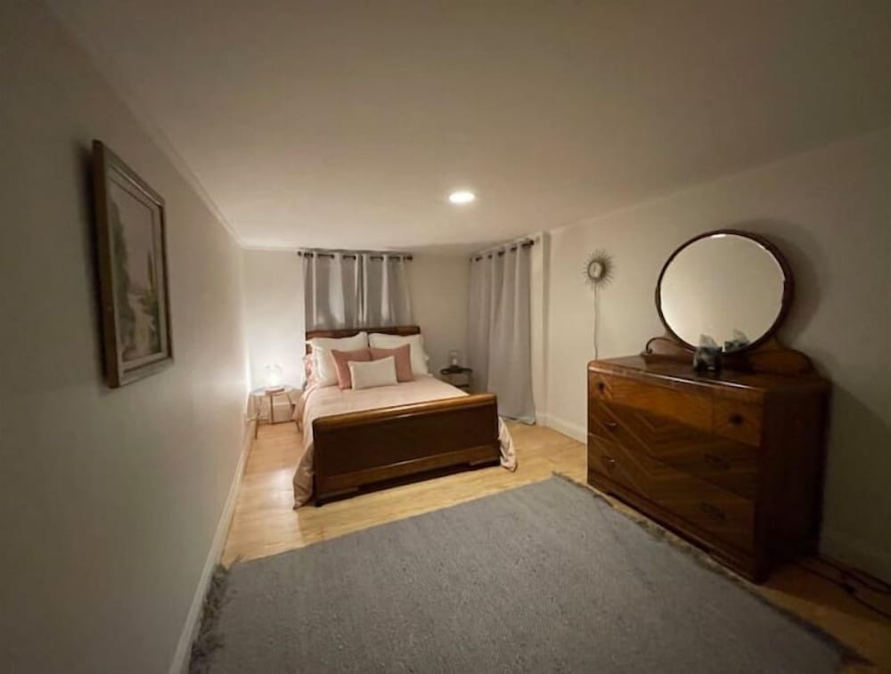 New Listing! Cozy Country Farmhouse With Hot Tub - 克洪克森