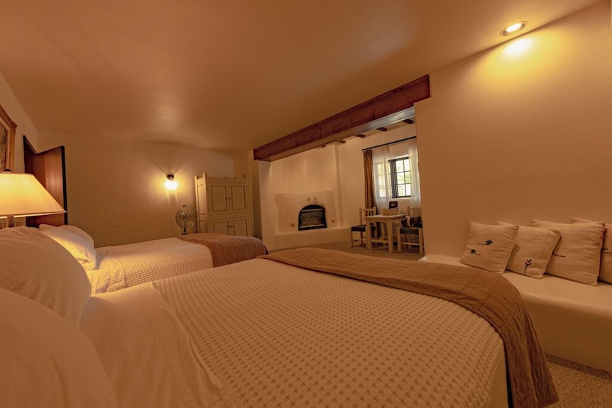 2 Queen Beds W/ Gas Fireplace - 17 - Taos, NM