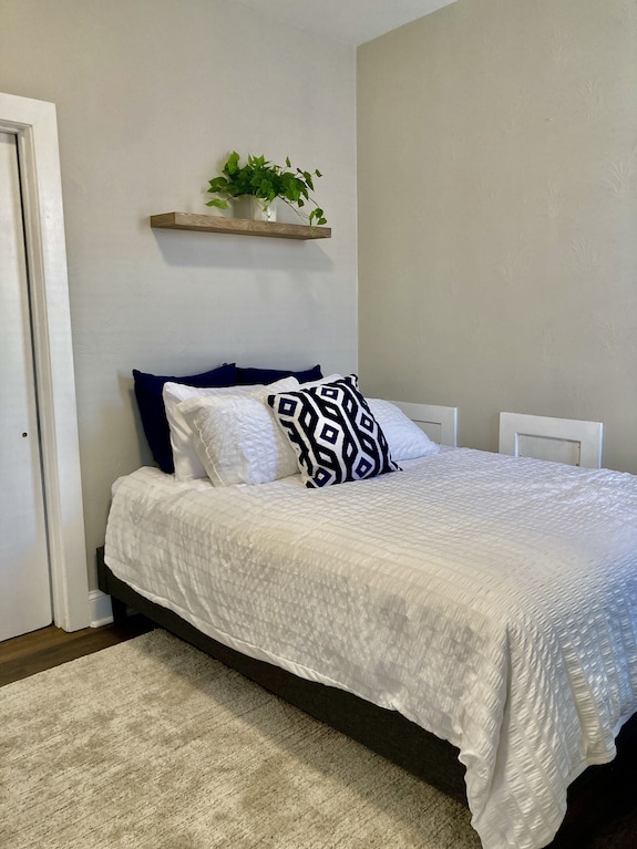 Well Decorated Apartment In Historic Bethlehem - 2 Night Min - Bethlehem, PA