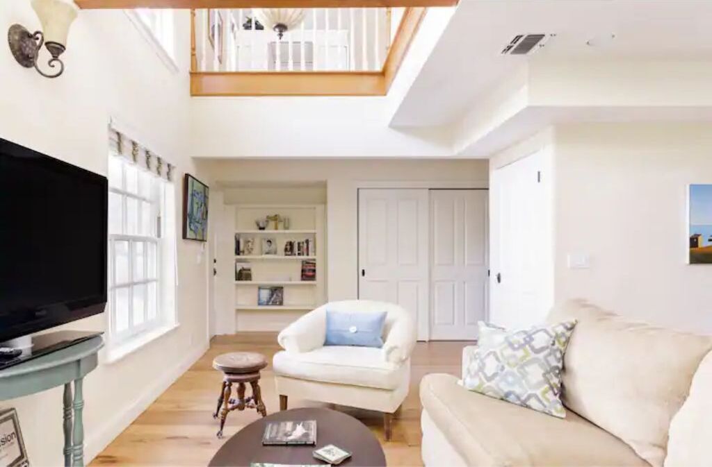 Keep Cool In The Poolside Shade At A Charming Encino House - Los Ángeles, CA