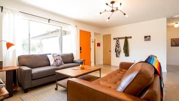 Casa, 4 quartos | Sala de estar