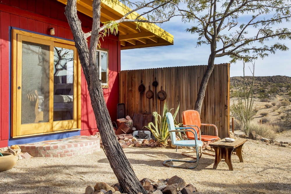 The Cabin Under The Stars - Hot Tub, Bbq And A Firepit 2 Bedroom Cabin By Redawning - Joshua Tree National Park