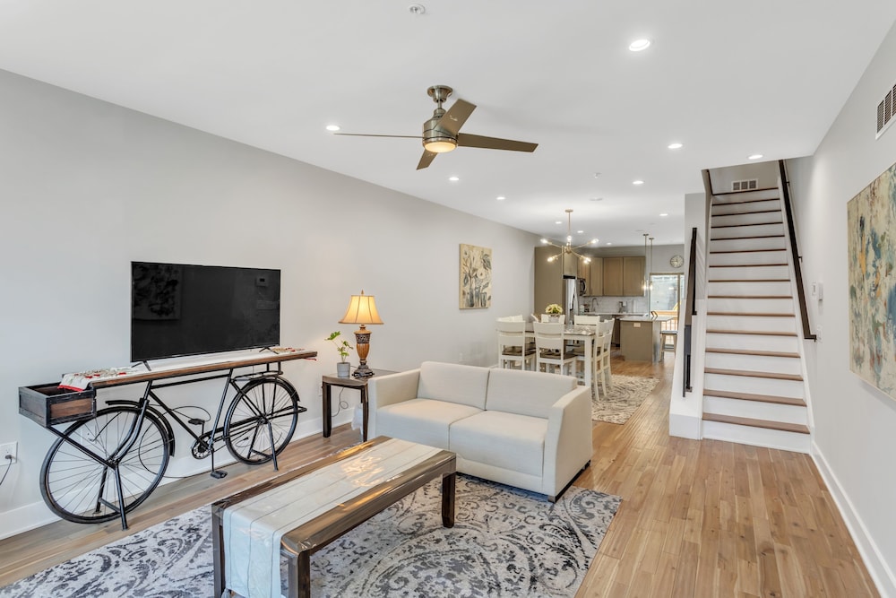 University City - Philadelphia 6 Bedroom Home By Redawning - Philadelphia, PA