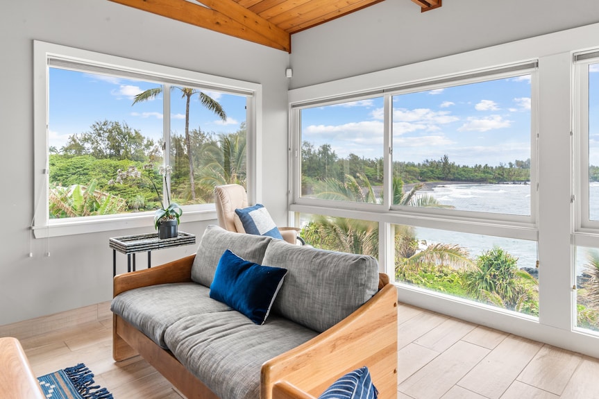 Oceanfront Hana Bay Beach Cottage. 5-minute Walk To Hana Town & Beaches! - Hamoa Beach, HI
