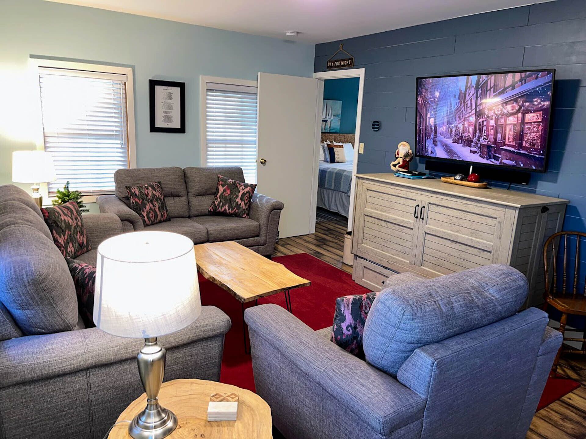 Fiddlers Green - Tragically Hip Themed Cottage - Bayfield
